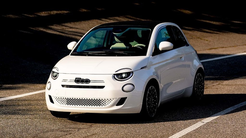 Mirafiori assume: 400 posti di lavoro per la nuova Fiat 500 Ibrida